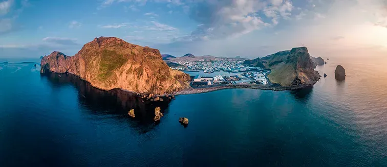Circuitos y viajes a Isla de Vestmannaeyjar desde España | Exoticca